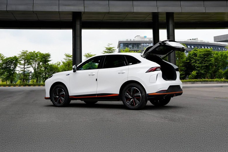 Forthing Friday EV 2025 Color Options Available in UAE