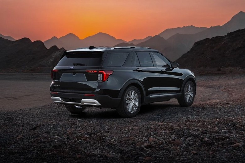 Ford Explorer 2025 Images - View complete Interior-Exterior Pictures