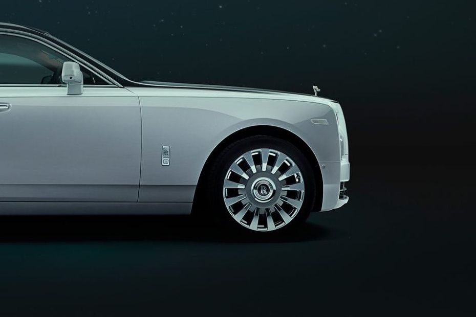 Discontinued Rolls Royce Phantom Features & Specs