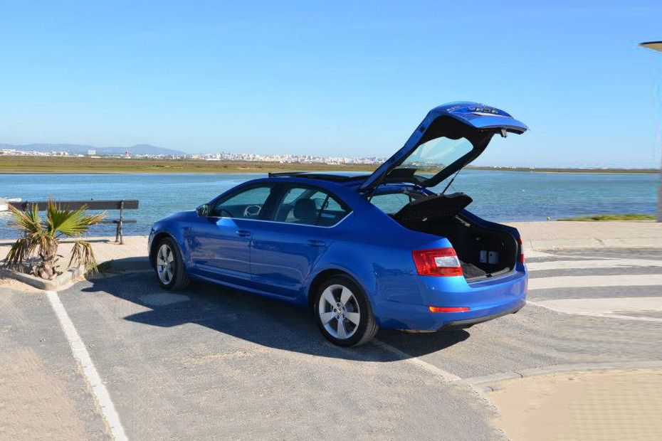 Skoda Octavia 2024 Price in UAE - Reviews, Specs & September Offers