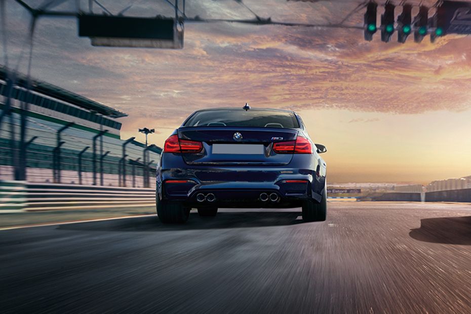 Discontinued BMW M3 Sedan DCT Features & Specs