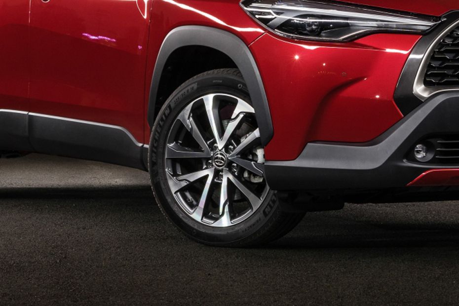 Toyota Corolla HEV Price in UAE - Images, Specs, Reviews & Compare