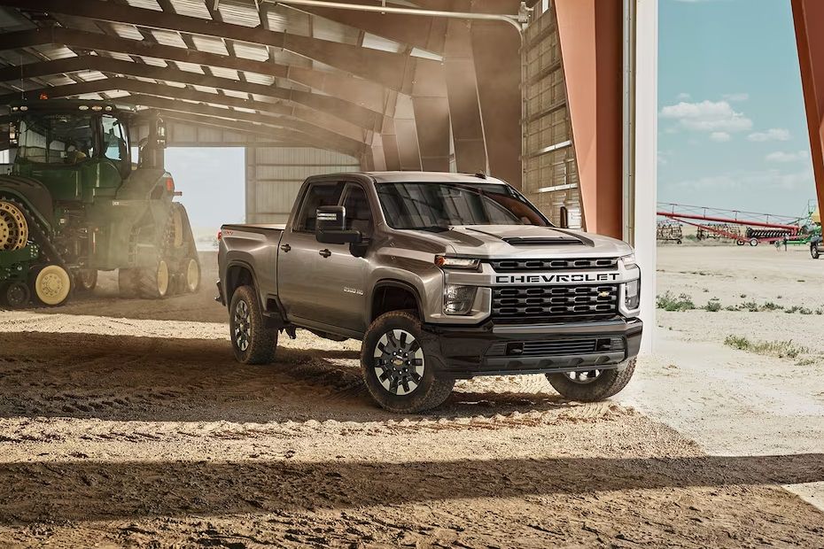 Chevrolet Silverado HD 2024 6.6L WT AT Price, Photos, Spec