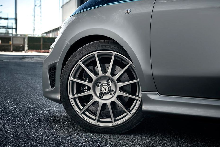 Abarth 695 2024 Colors in UAE