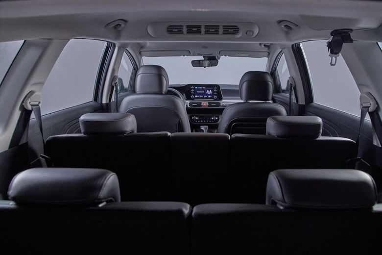 Hyundai Stargazer 2025 Images - View complete Interior-Exterior Pictures