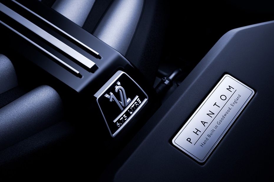 Discontinued Rolls Royce Phantom Features & Specs