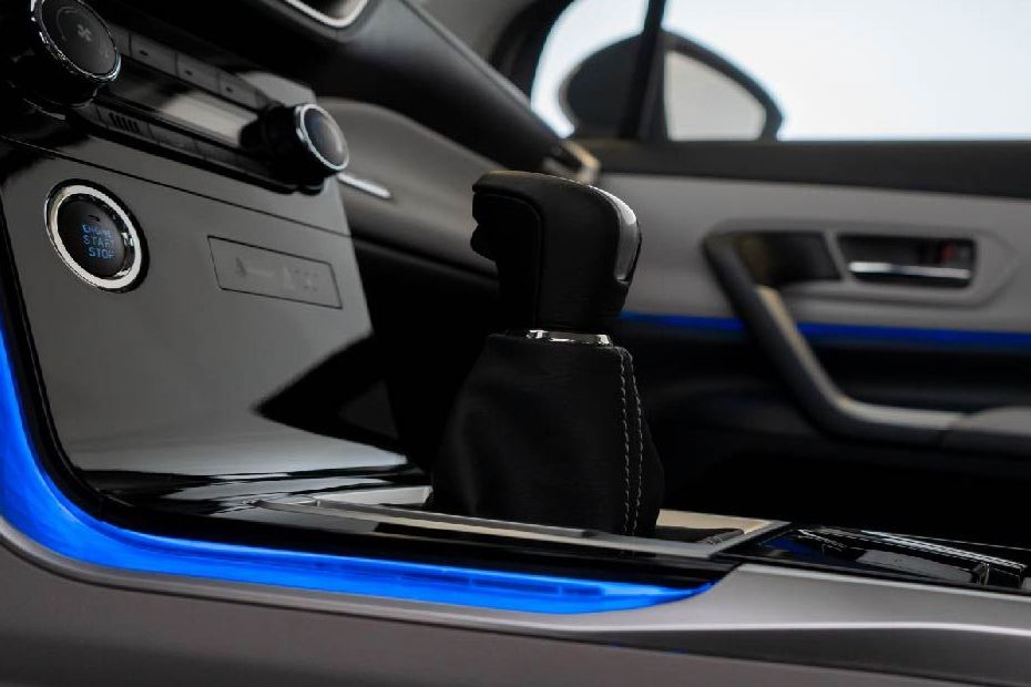 Toyota Veloz 2024 Price in UAE - Reviews, Specs & September Offers