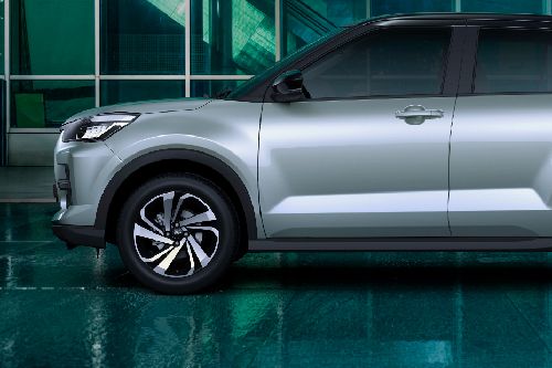 Toyota Raize 2024 Colors in UAE | Zigwheels