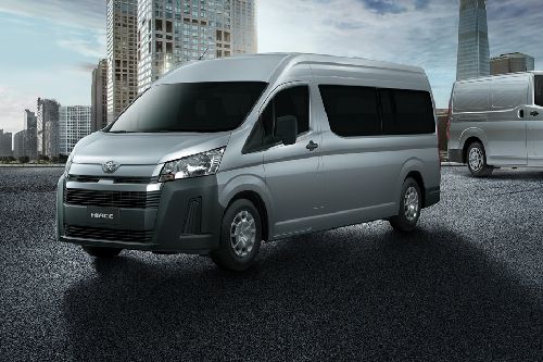 Nissan Urvan vs Toyota Hiace